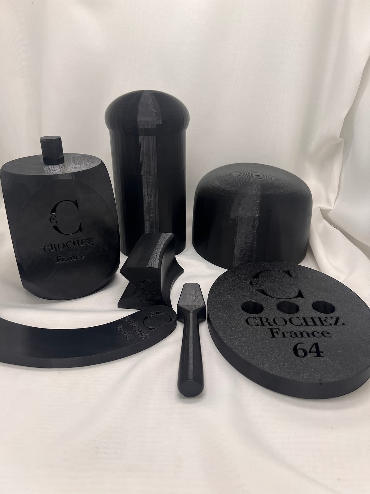 Outils et matériels du chapelier – Chapellerie Crochez
